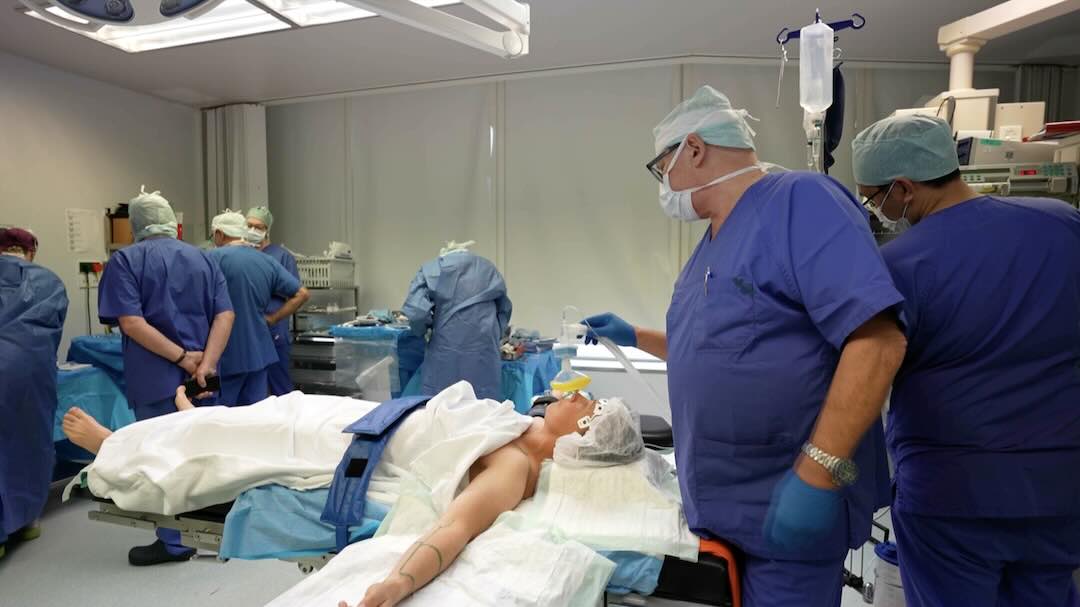 Trans Mann Nils über die OP zur Transition: „Ich freue mich darauf, das erste Mal im Stehen zu ...